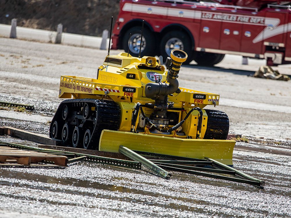 Strażak nie sam: robot „skoczy” w ogień – Sztuczna Inteligencja